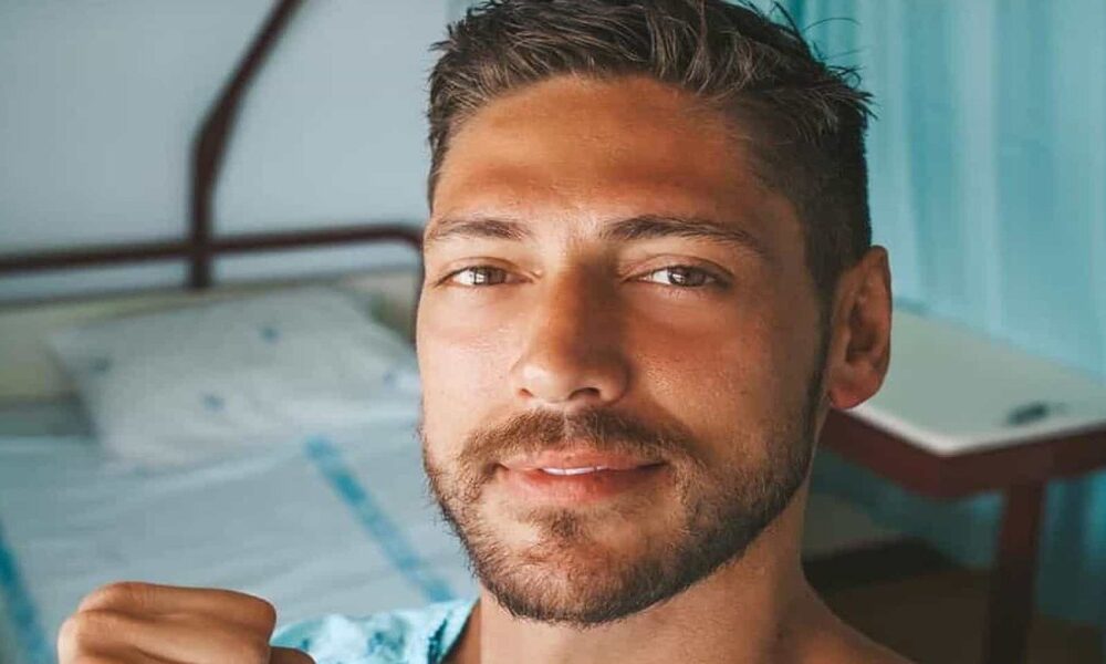 Ator Ângelo Rodrigues é protagonista na nova série da Netflix