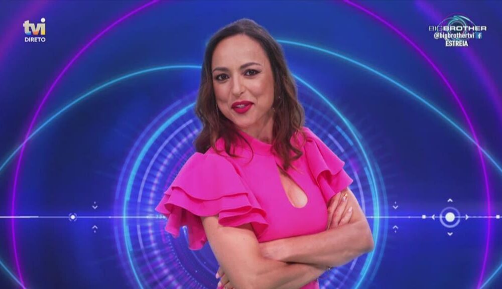 Big Brother: Débora recebe presente de aniversário único dentro da casa